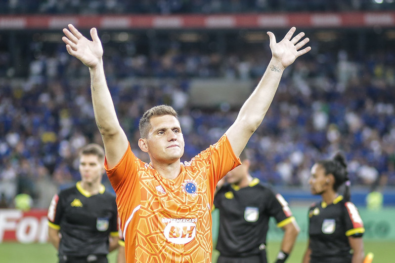 Goleiro retorna ao Cruzeiro para disputar vaga com Rafael Cabral
