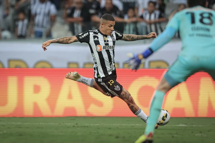 Rodrigo Sanches: "Em nenhum momento debochei da lesão do Arana"