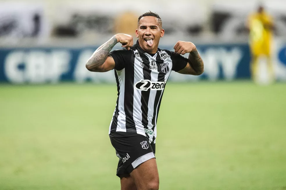Não deu certo no Cruzeiro e está de saída do Ceará após polêmica