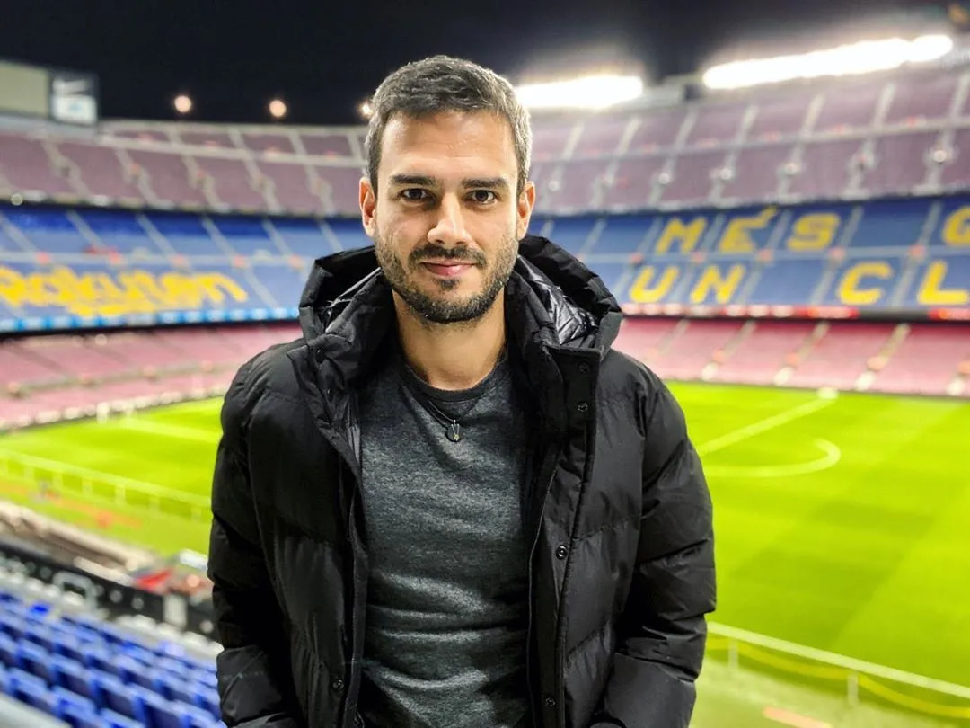 Jornalista não perde tempo e comemora nova parceria com o Cruzeiro