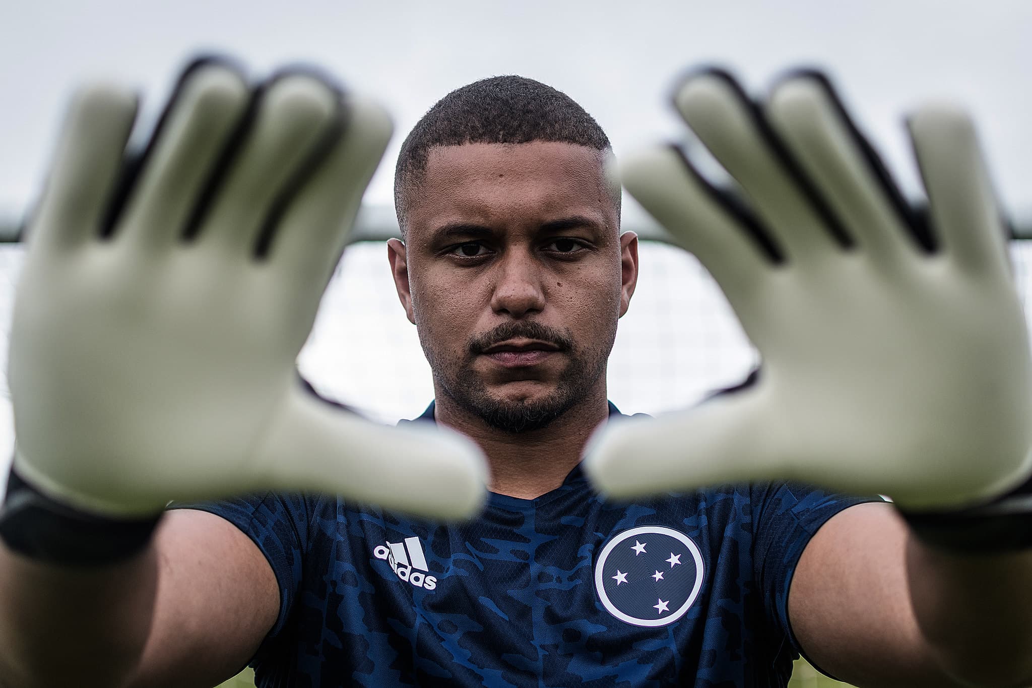 Anderson comenta sua estreia pelo Cruzeiro e revela em goleiro se inspira