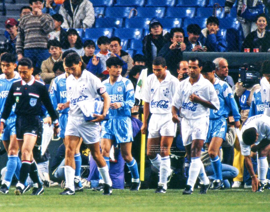 Cruzeiro divulga vídeo de Ronaldo Fenômeno e torcida fica furiosa Cruzeiro divulga vídeo de Ronaldo Fenômeno e torcida fica furiosa
