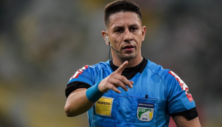 CBF não teve dó e afastou juiz que ajudou rival do Cruzeiro na Copa do ...