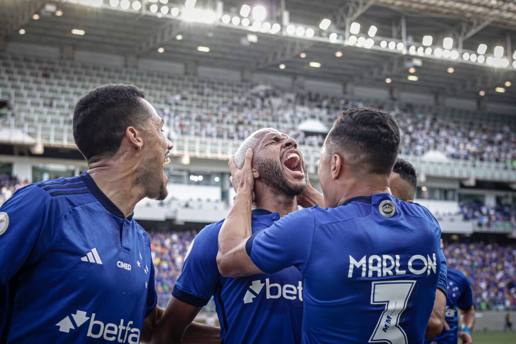 Cruzeiro termina a rodada no Top-3 do Brasileirão 2023