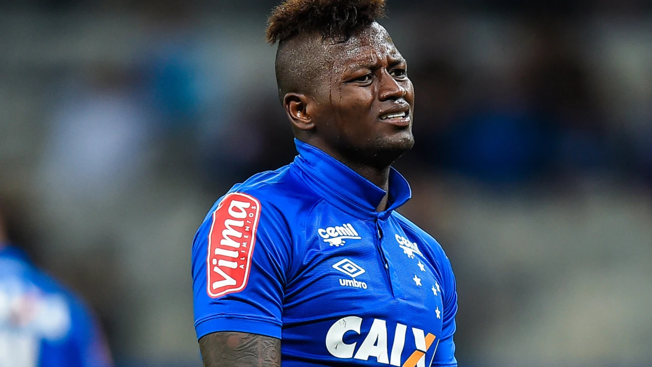Riascos: Onde foi parar o ex-atacante do Cruzeiro?