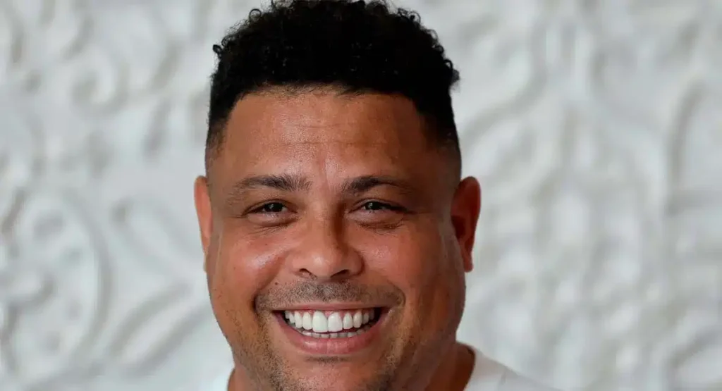 Número 2 do ranking mundial ganha a 9 do Cruzeiro das mãos de Ronaldo ...