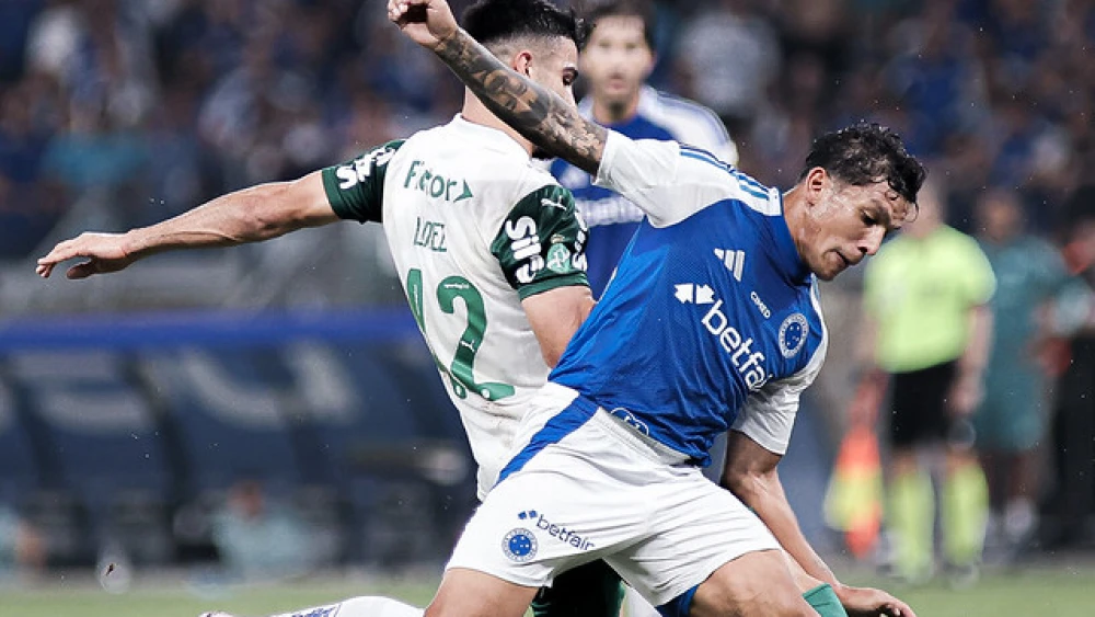 Após acordo amigável por Dudu, Cruzeiro e Palmeiras disputam atacante